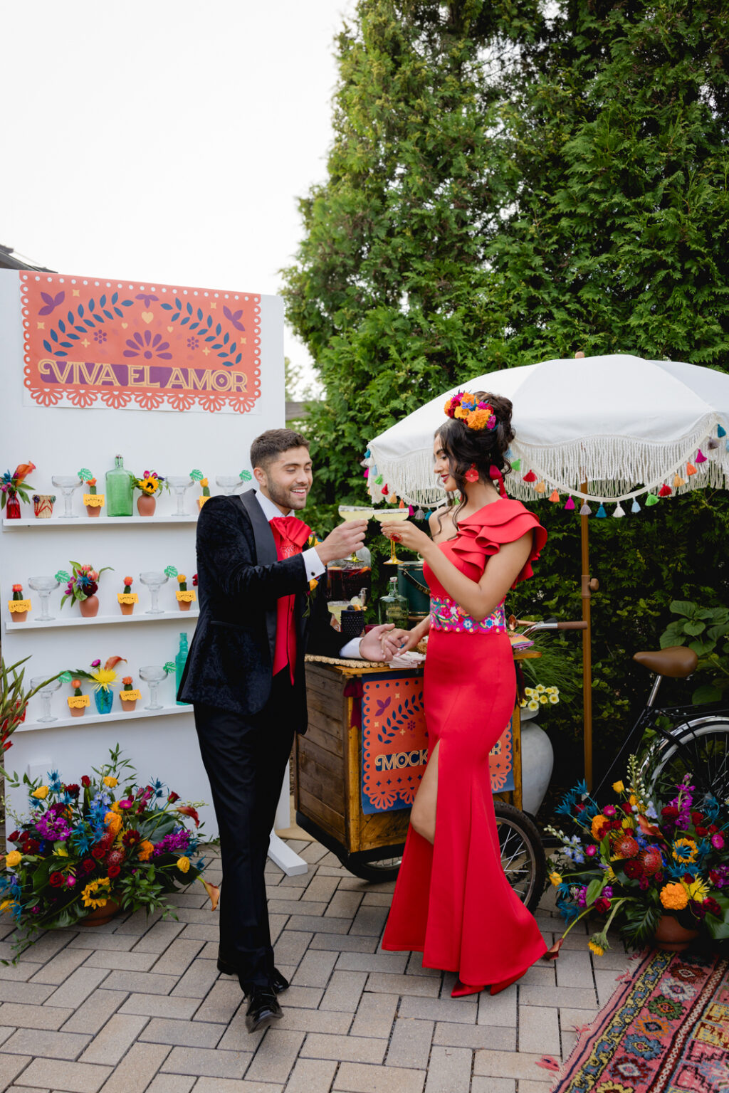 A VIBRANT FRIDA KAHLO-INSPIRED WEDDING DESIGN WITH COLORFUL + CREATIVE ...